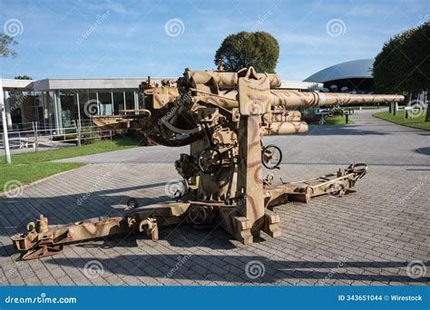 German Flak 88 Anti Aircraft Gun Flugabwerhkanone 88mm Painted