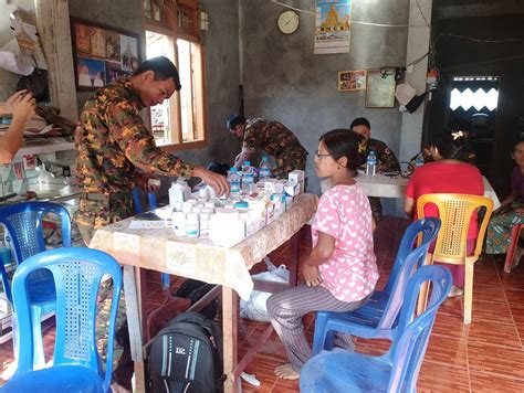 ပုဏ္ဏားကျွန်းမြို့၊ ရွာဟောင်းရပ်ကွက်၌ အနောက်ပိုင်းတိုင်း စစ်ဌာနချုပ်၊ နယ်လှည့်ဆေးကုသရေးအဖွဲ့မ