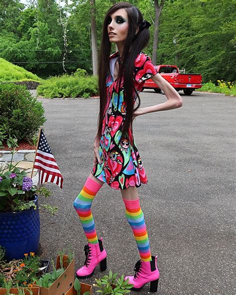 Penampilan Eugenia Cooney Youtuber Bertubuh Sangat Kurus Berita