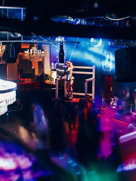 Wallpaper Blonde Girl Ass Tits Dance 1536x2048 ИринаСвергун