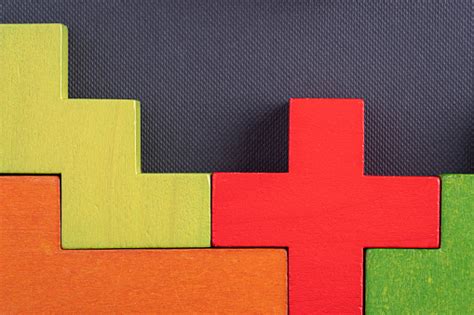 추상적인 배경 다양한 다채로운 모양의 나무 블록이 있는 배경 개념에 대한 스톡 사진 및 기타 이미지 개념 개체 그룹 건설