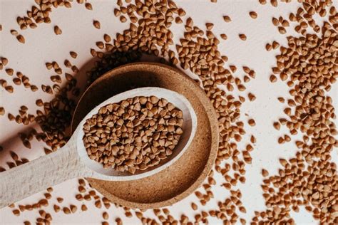 С чем нельзя есть гречку 3 продукта которые убивают полезные свойства крупы