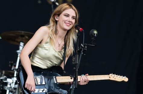 Ellie Rowsell Wolf Alice Female Guitarist Guitar Girl