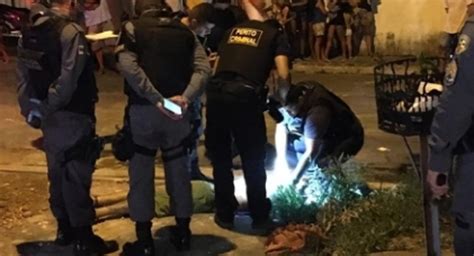 Homem Sai Para Fumar E é Morto Por Pistoleiros Em Manaus
