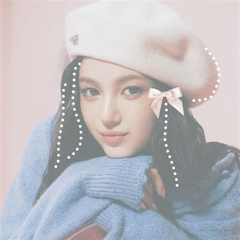 Danielle Pink Icon Request Artis Abstrak