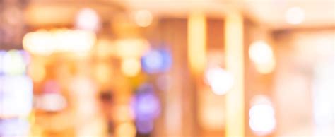 추상적 인 흐린 커피 카페 바 파노라마 배경 전구 스포트 라이트 인테리어 디자인 광고 배너 개념 공동체에 대한 스톡 사진 및 기타 이미지 Istock