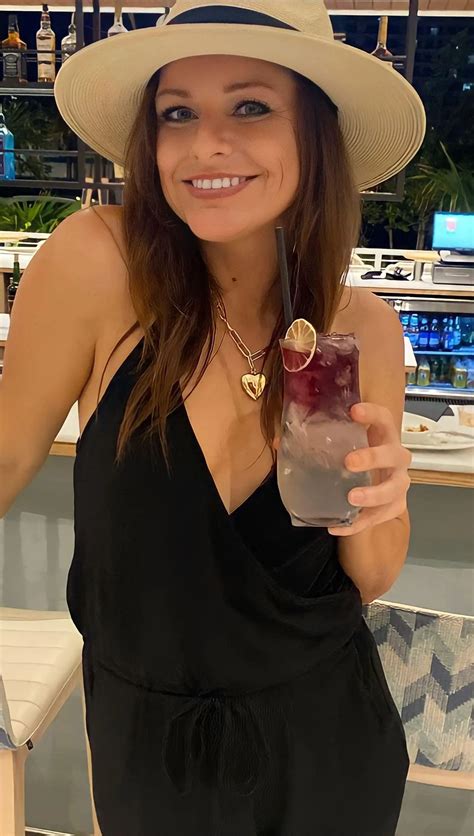 Starting The Server With A Busty MILF Scrolller