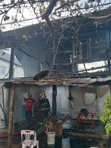 ដោយឥទ្ធិពលគ្រឿងញៀនធ្វើឲ្យបុរសម្នាក់នេះ ហ៊ានលើកដៃដុតផ្ទះខ្លួនឯង Khmerload Cambodia Latest News