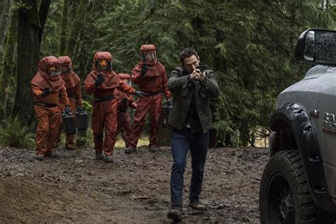 Debris Season 1 Episode 3 Photos Solar Winds Seat42f