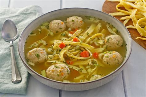 Commemorate Passover With This Kosher Egg Noodle Recipe