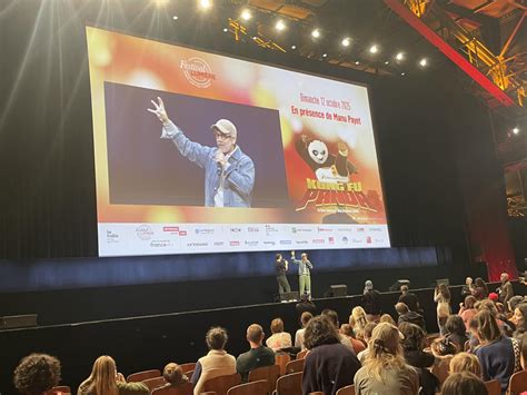 « Skadoosh Des Milliers De Gones Célèbrent Kung Fu Panda à La