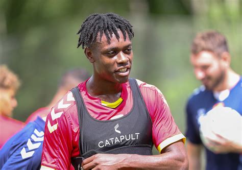 Isaac Tshipamba Qrm Prêté à Lus Avranches Foot Normand