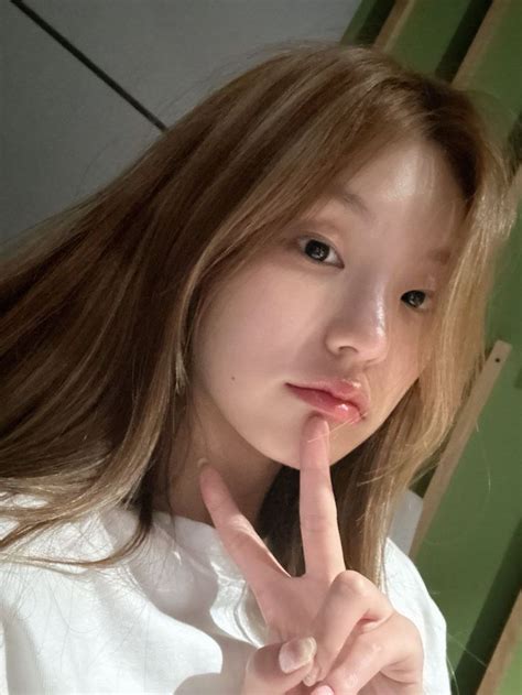 HAIHUANG Kpop ITZY WDZY Character 20 Cm Plush Toys YEJI RYUJIN YUNA Japanese Super Cute Plush