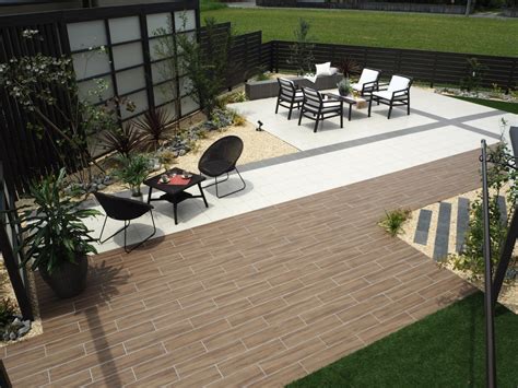 おしゃれに目隠しとタイルテラスのお庭 宮崎市