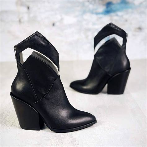 Снєжка Одежка Снєжка Одежка Added A New Photo