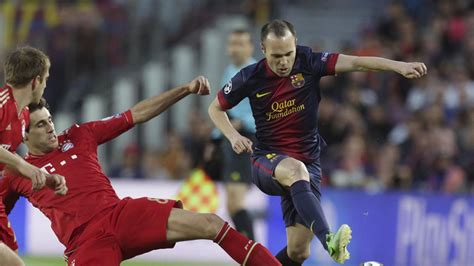 Transfer News Barcelona Midfielder Andres Iniesta Keen To Sign New