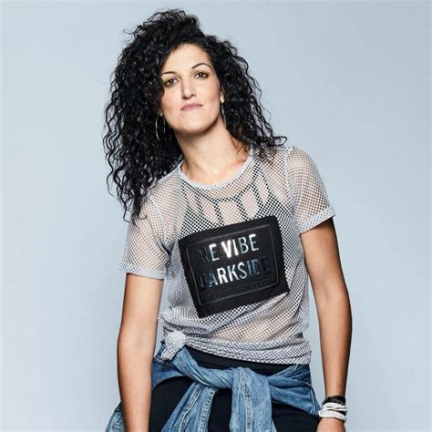 שירלי צ׳ארלי מור