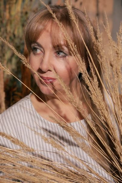 Очень красивый жесткий свет имитация солнца красивые тени В нашей студии за час можно снять