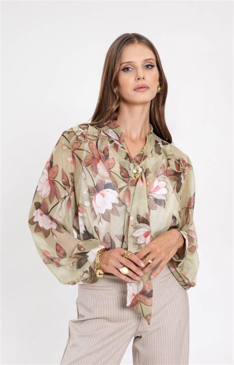 Шифонова блуза з бантом в пастельних тонах Iren Klairie