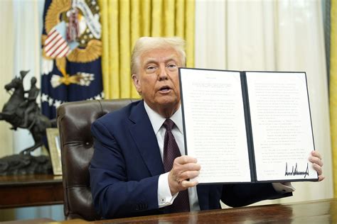 Trump Anuncia Nuevos Aranceles Aplicará Un 25 A Coches