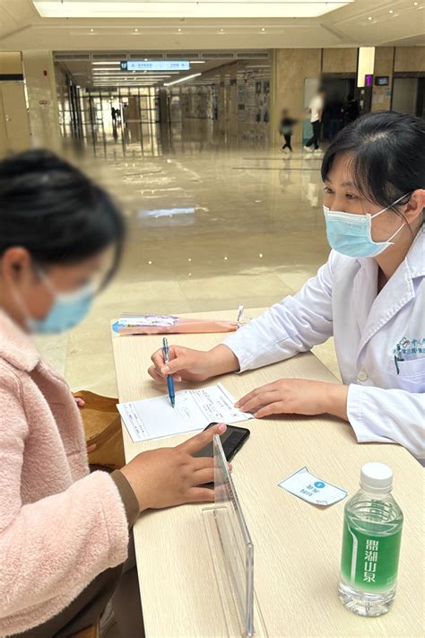 “关爱女神，情暖三月” 三八妇女节 多学科义诊活动回顾 中山大学附属第三医院肇庆医院