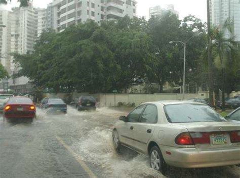 Lluvias Provocan Inundaciones Caída De árboles Y Desprendimiento De
