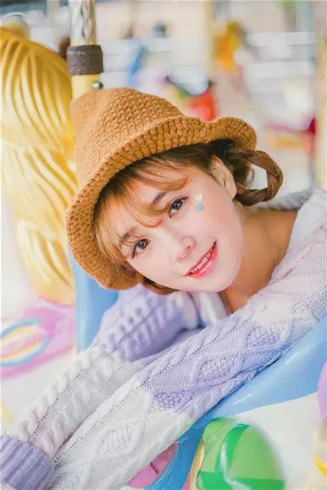 遊樂園裡可愛的女生 每日頭條