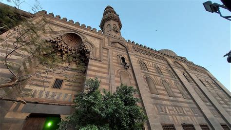 حقيقة عمود الشفاء، قصة جامع لا يصلي فيه أحد وتفاصيل سرقة المطرقة النحاسية