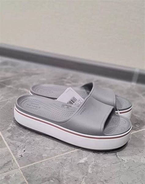 Крокс платформа сірі слайди Crocs Crocband Platform Slide Grey — ціна 1650 грн у каталозі