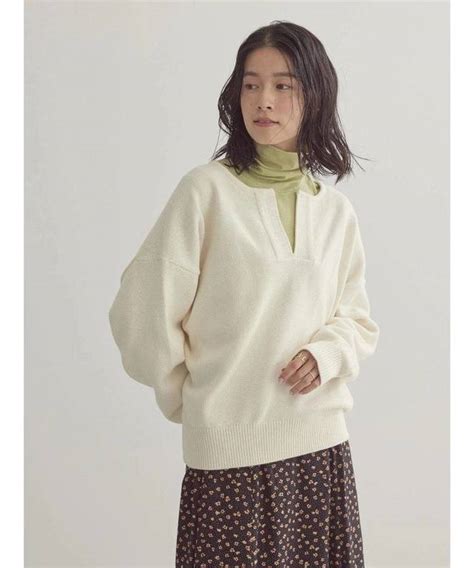 写真 3枚目 American Holic 驚きの着回し力。晩冬に買うべき大人トップス5選 Locari（ロカリ）