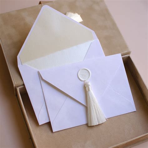 В НАЯВНОСТІ Конверт бархатний з пірям та сургучем Супер чорний купити в інтернет магазині