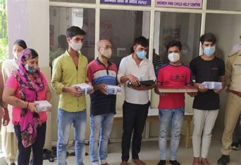 Sex Racket Was Going On In Oyo Hotel Women Used To Bring Girls 6