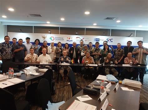 Pembukaan Pelatihan Master Trainer Untuk Pelatih Tempat Kerja Angkatan