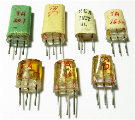 How The First Transistor Worked Ieee Spectrum