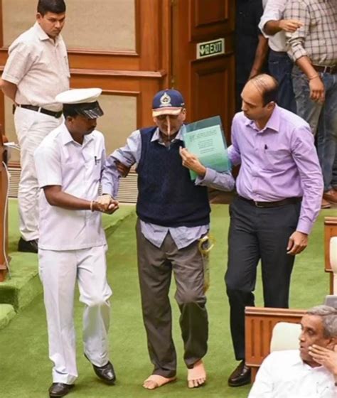 संकल्प दोन प्रकारचे असतात एक तात्पुरता आणि दुसरा सत्य संकल्प तात्पुरता संकल्प माणसाला हरवतो