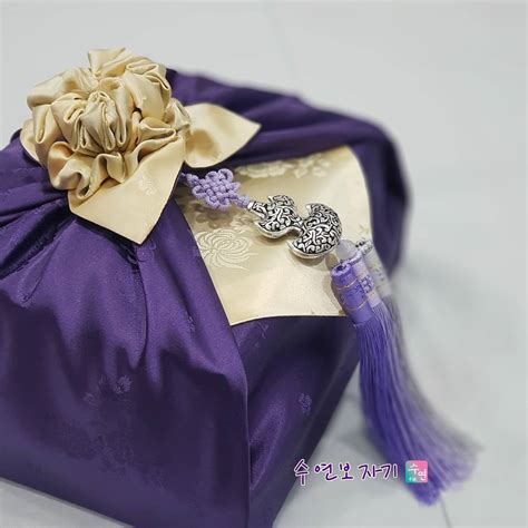 Suyeon Bojagi 설화수예단포장 🌿수연보자기는 전통혼례와 예단 함 포장을 연구하는 보자기