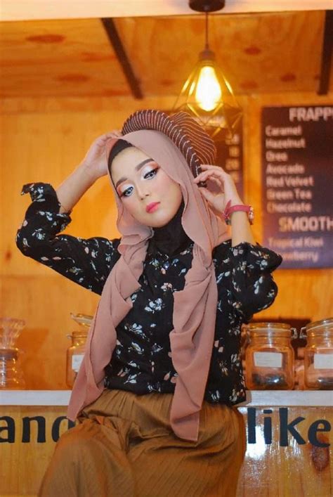 Dede Dahlia Model Dari Bogor Elwa