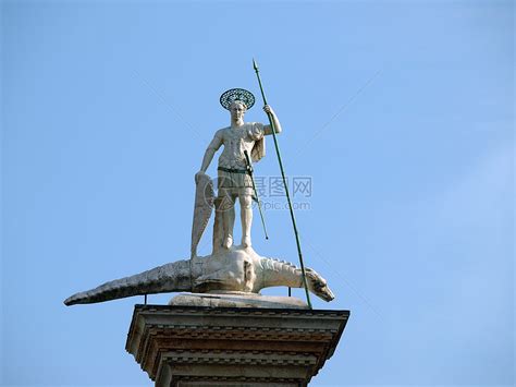 威尼斯 皮亚泽塔 圣西奥多雕塑 威尼斯第一位赞助人雕像艺术广场柱子传奇光环高清图片下载 正版图片320869072 摄图网
