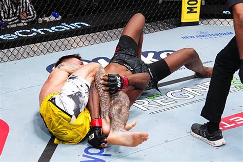 Yaroslav Amosov Taps Out Neil Magny With Quick Anaconda Choke Ufc