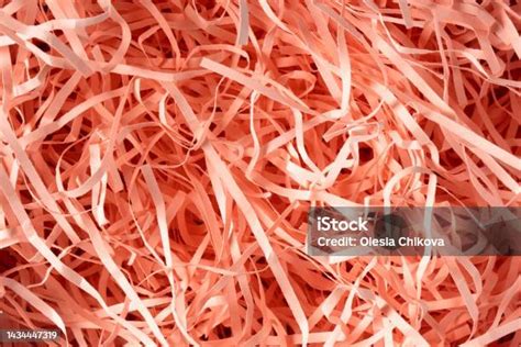 선물 상자와 선물 포장을 채우기위한 질감 핑크 또는 당근 컬러 종이 갈기갈기 찢어진에 대한 스톡 사진 및 기타 이미지 갈기갈기 찢어진 건강관리와 의술 공예 Istock