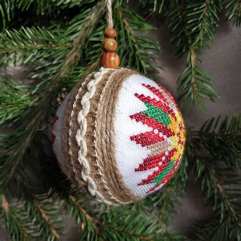 Вишиті новорічні іграшки ялинкові прикраси кулі набір 900 грн Витвори майстрів