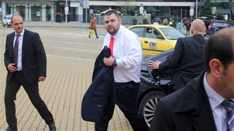 Просто е абсурдно Никъде го няма Как виждат експертите идеите на Пеевски за НСО