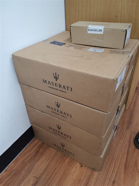 마세라티 기블리콰트로포르테르반떼 브레이크 패드디스크 판매합니다 수입차중고부품 자동차부품 내부품 팔기 수입차중고부품 자동차중고부품 메딕카 Oem신품중고 재생