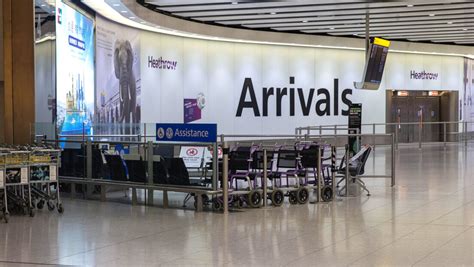 Евакуација на највећем аеродрому у Европи На Хитроу пси трагачи и возила хитне помоћи — Rt Balkan