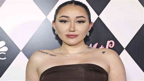 Noah Cyrus Biography Age Bio Birthday Family Net Worth Eduvast Com