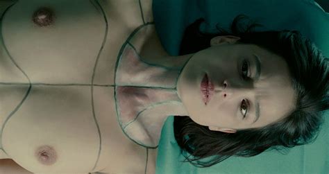 Nackte Elena Anaya In Die Haut In Der Ich Wohne