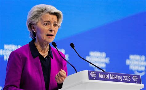 Захарова ответила на призыв фон дер Ляйен дать Украине «любое оружие — РБК