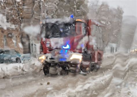 Евакуират хора от закъсали автомобили и автобуси в цялата област Кворум Силистра