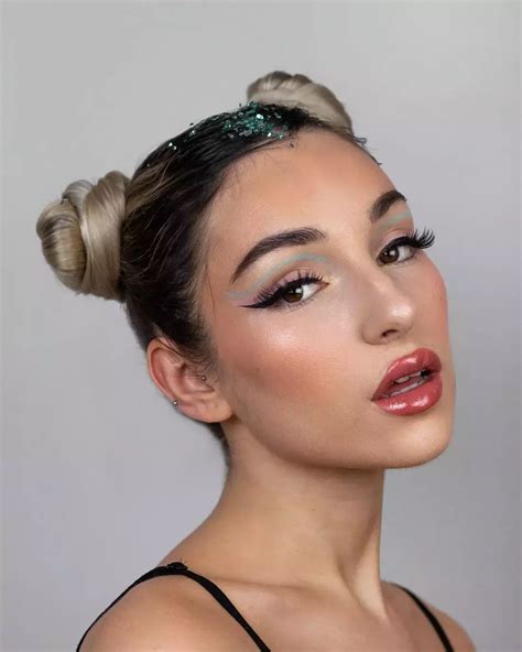 35 Scary And Sexy Halloween Makeup Ideas To Slay Your Look This Year