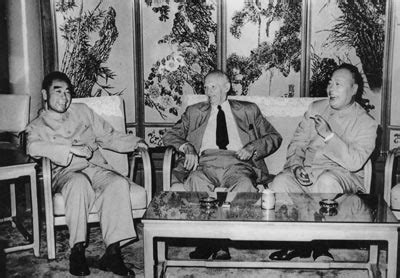资料图片周恩来和陈毅会见英国蒙哥马利元帅 新闻中心 新浪网
